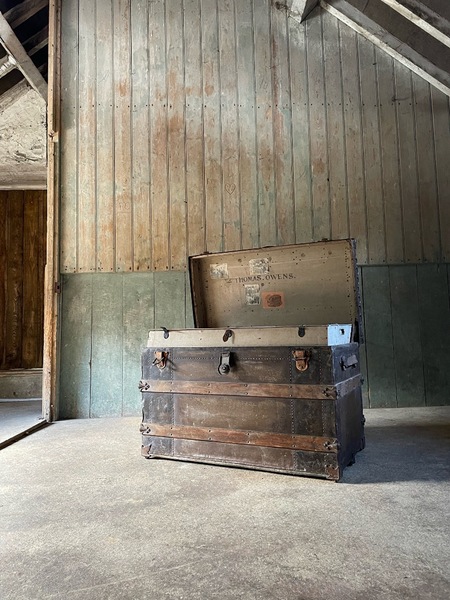A Welsh Pioneer’s Trunk, 1800s | Vinterior