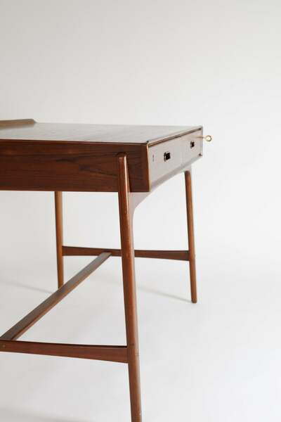Mid Century Desk By Svend Aage Madsen | Abraham A Patjin | Vinterior
