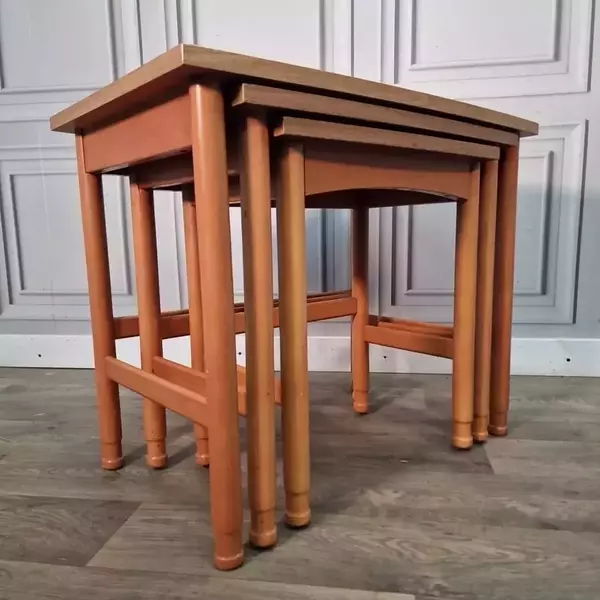 Retro Vintage Nest Of Three Schrieber Side Tables Mid Century Teak Laminate Vinterior