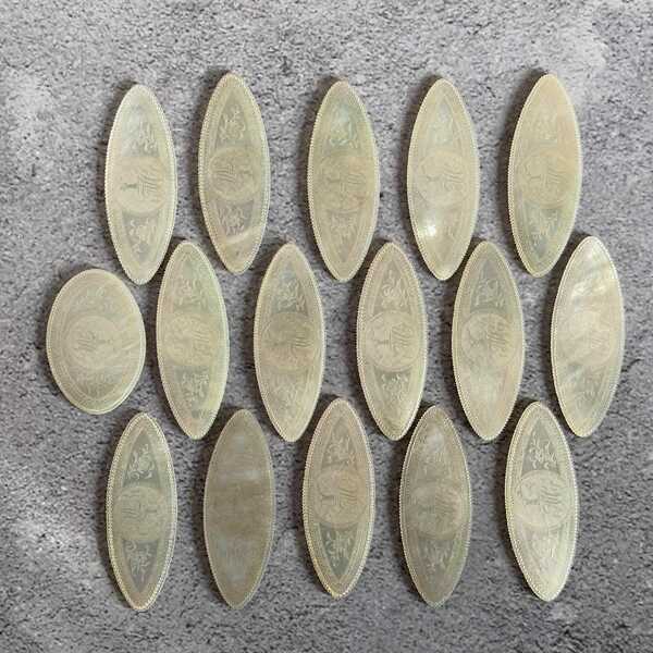 Antique Chinese Mother Of Pearl Engraved Gaming Tokens | Vinterior