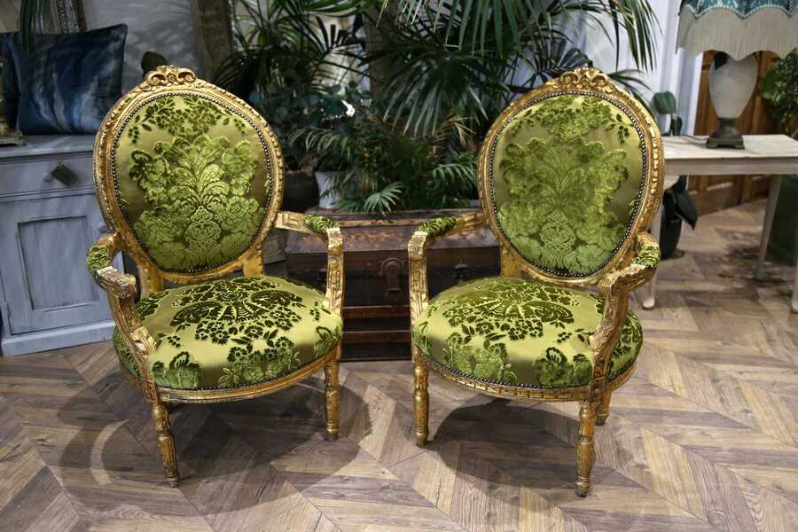Pair Of King Luis XV Matching Salon Chairs In Rich Green Silk | Vinterior
