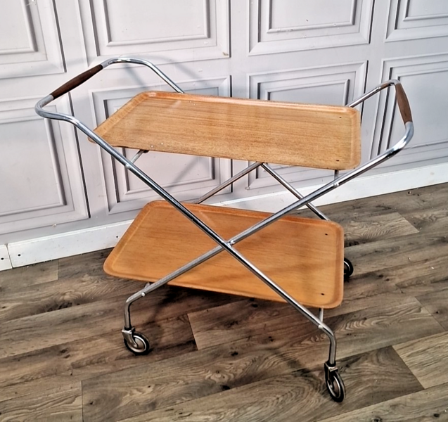 hostess drinks trolley