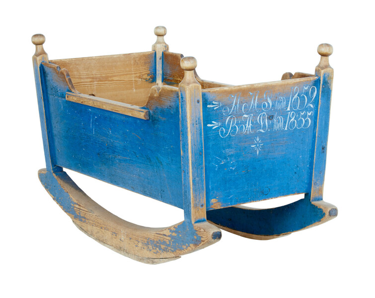 Mid 19th Century Traditional Swedish Painted Pine Cradle | Vinterior