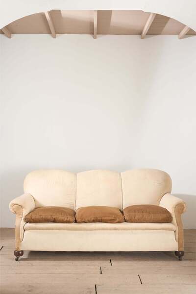 Early 20th Century Scalloped Back Country House Sofa | Vinterior