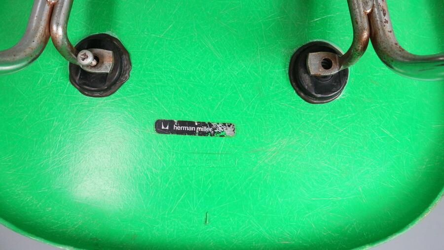 Charles & Ray Eames Set Of 4 Kelly Green "H Base" Chairs For Herman ...