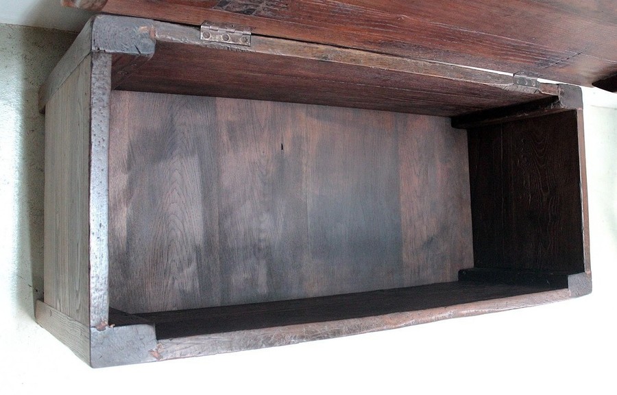 19th Century French Vintage Brown Chestnut Storage Trunk | Vinterior