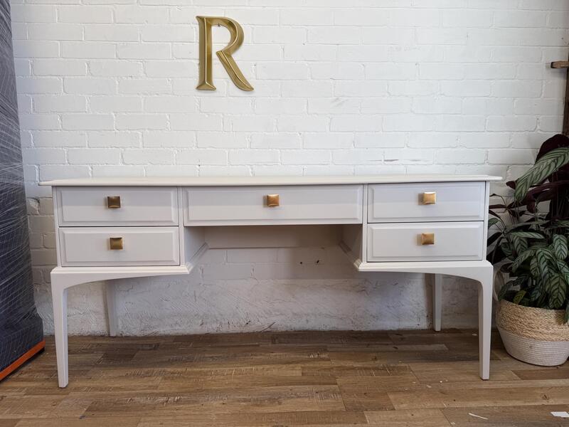 Stag Minstrel 5 Drawer Dressing Table Painted In Sea Salt By Benjamin ...
