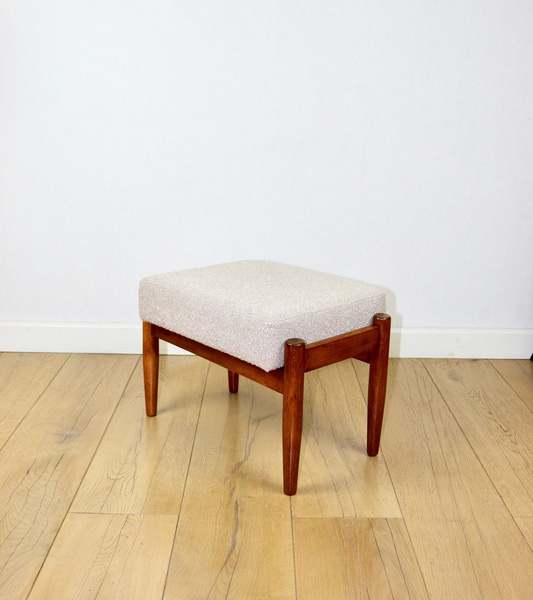 Edmund Homa Stool, Beige Boucle Seat Dark Legs. | Vinterior