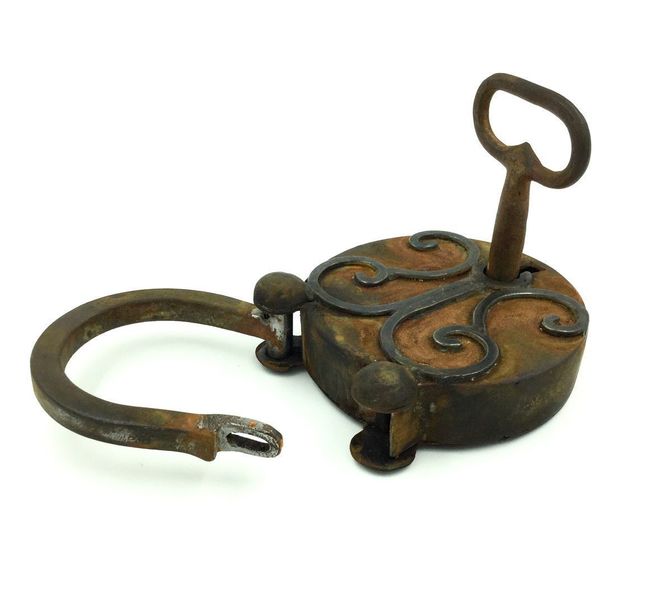 African Accessories | Brass Antique Moroccan Lock, Brown | Vinterior