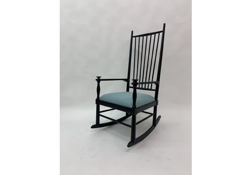 Charming and Rustic Vintage Rocking Chairs | Vinterior