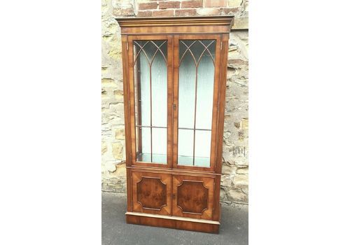 Vintage Display Cabinets For Your Favourites | Vinterior