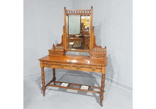 Showstopping Vintage Dressing Tables | Vinterior